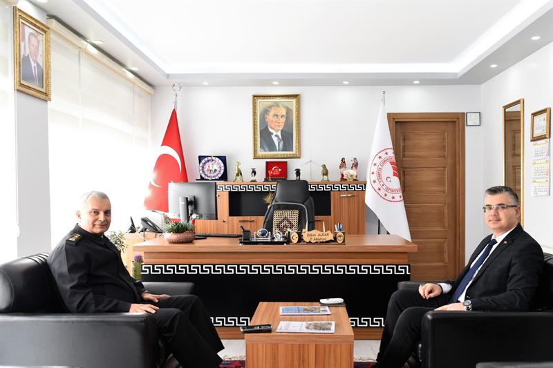 Balıkesir İl Jandarma Komutanı Ali Yıldız İl Müdürümüz Erkan Alkan'a ...